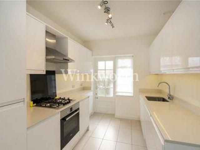 2 Bedrooms Flat for rent in Monarch Court, Lyttelton Road, London N2
