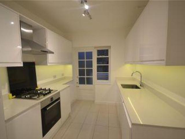 2 Bedrooms Flat for rent in Monarch Court, Lyttelton Road, London N2