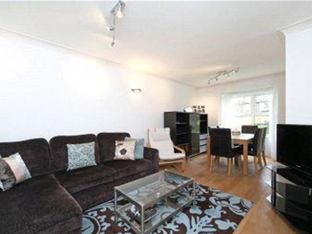 2 Bedrooms Flat for rent in Monmouth Close, Chiswick, London W4