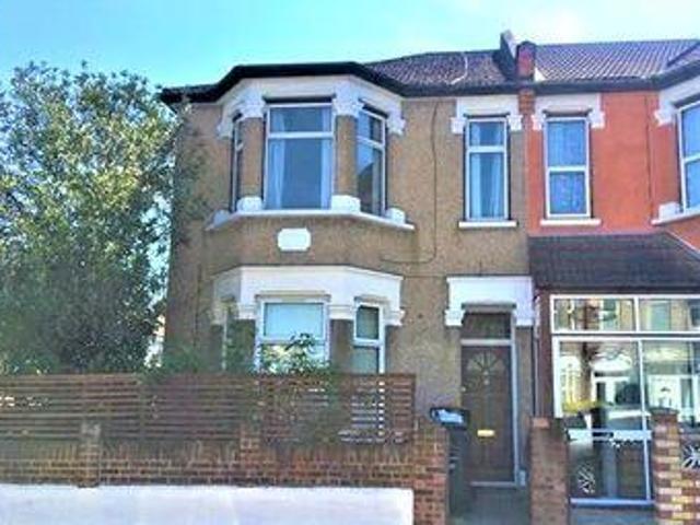 2 Bedrooms Flat for rent in Monteagle Avenue, Barking IG11