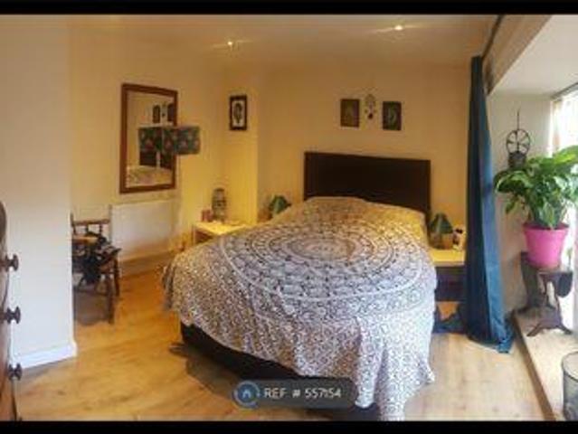 2 Bedrooms Flat for rent in Montgomery Road, Sheffield S7