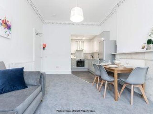 2 Bedrooms Flat for rent in Montgomery Street, Hillside, Edinburgh EH7