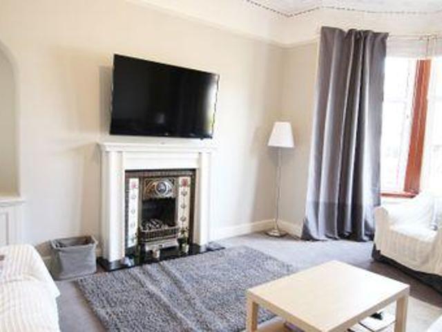 2 Bedrooms Flat for rent in Moor Road, Milngavie, Glasgow G62