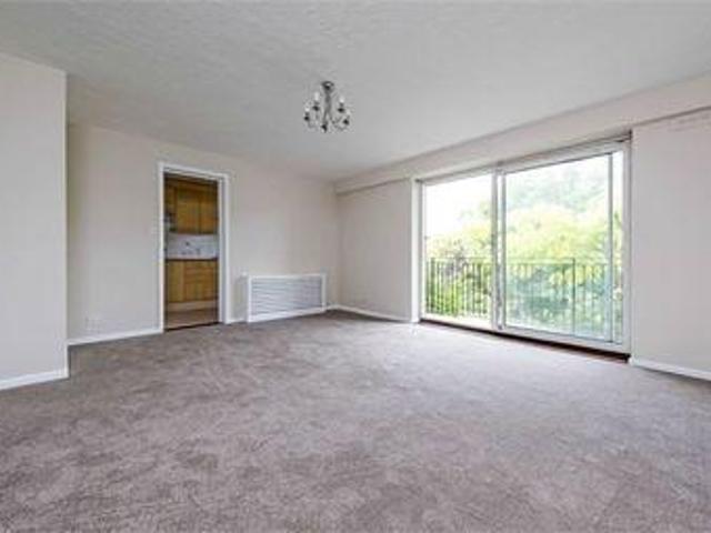 2 Bedrooms Flat for rent in Morgans Walk, Battersea Bridge Road, Battersea SW11