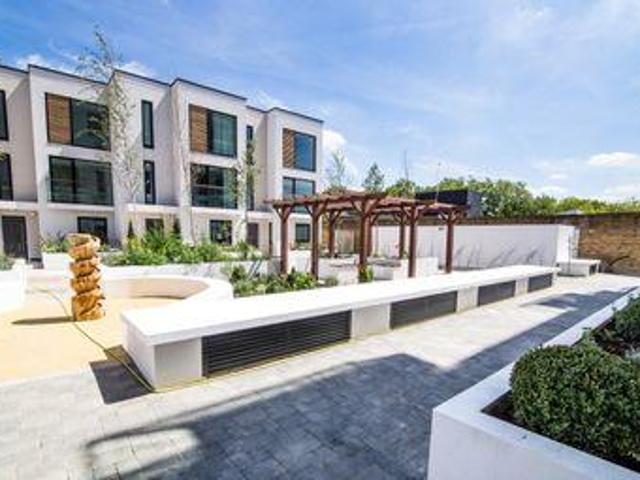 2 Bedrooms Flat for rent in Morea Mews, Mulberry Mews, Islington N5