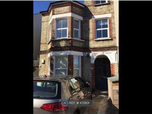 2 Bedrooms Flat for rent in Moreton Road, South Croydon CR2