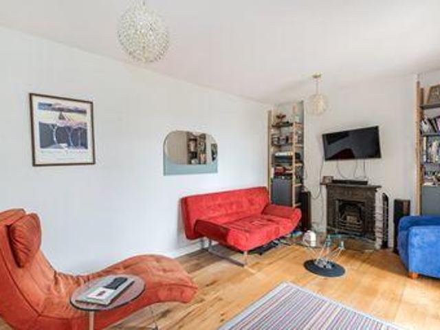 2 Bedrooms Flat for rent in Mornington Crescent, London NW1