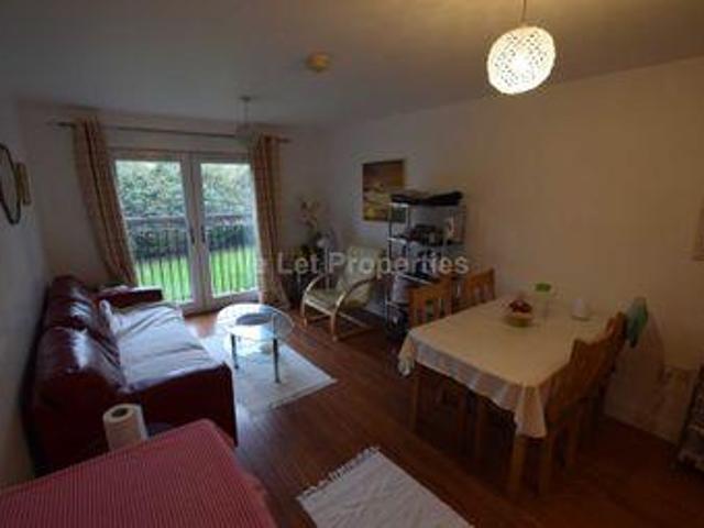 2 Bedrooms Flat for rent in Moss Lane East, Manchester M14