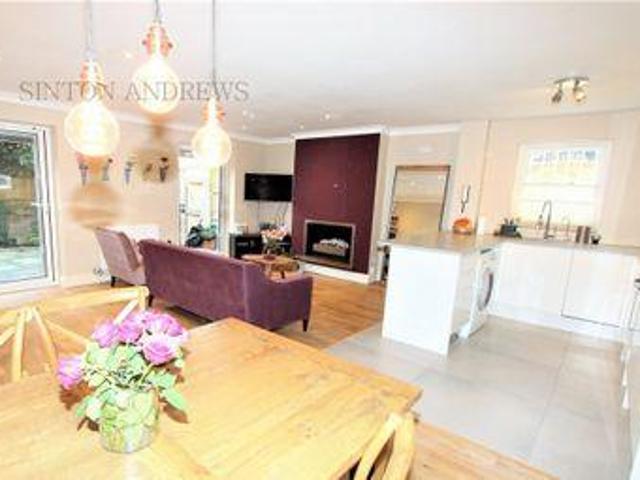 2 Bedrooms Flat for rent in Mattock Lane, Ealing W5