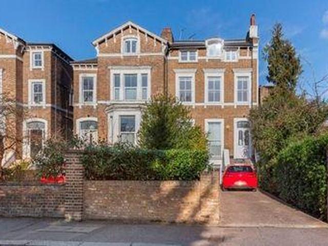 2 Bedrooms Flat for rent in Mattock Lane, Ealing, London W5