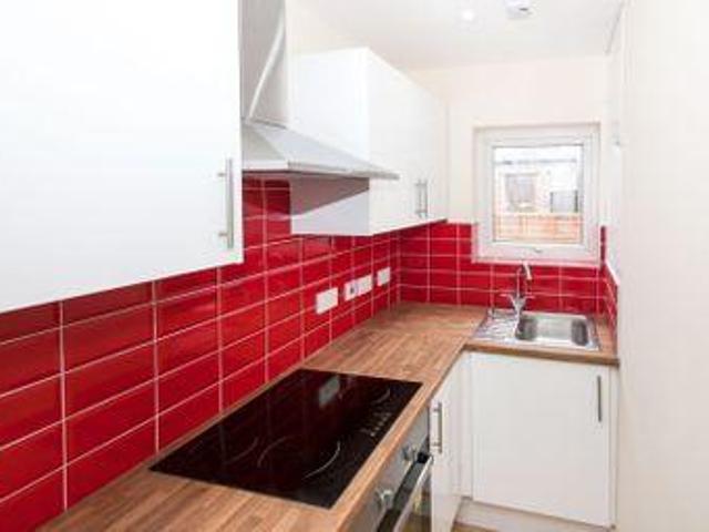 2 Bedrooms Flat for rent in Mauldeth Road West, Withington, Manchester M20