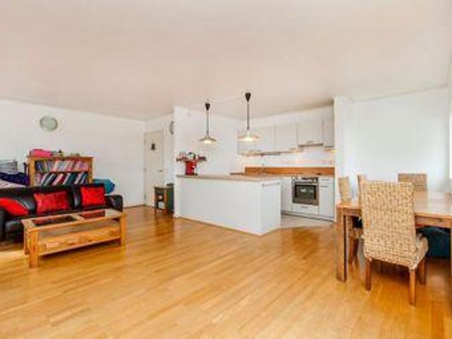 2 Bedrooms Flat for rent in Maurer Court, Greenwich Millennium Village, London SE10