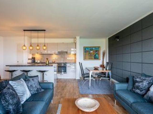 2 Bedrooms Flat for rent in Maurer Court, Greenwich Millennium Village SE10
