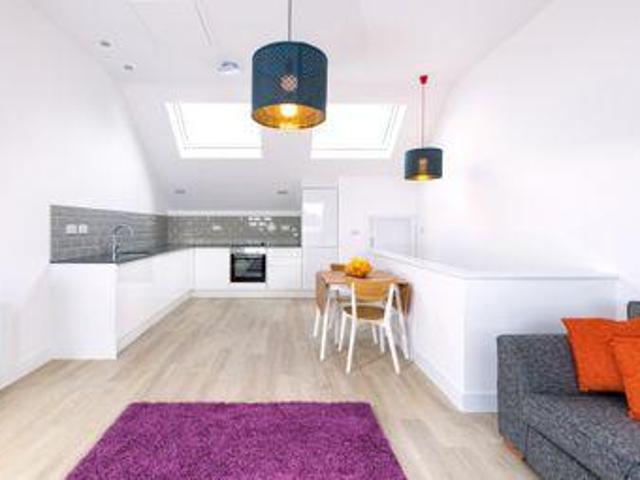2 Bedrooms Flat for rent in May Street, Cardiff CF24