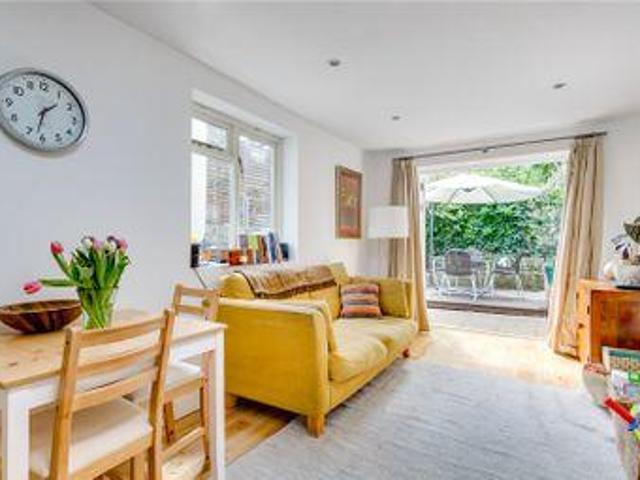 2 Bedrooms Flat for rent in Mayall Road, London SE24
