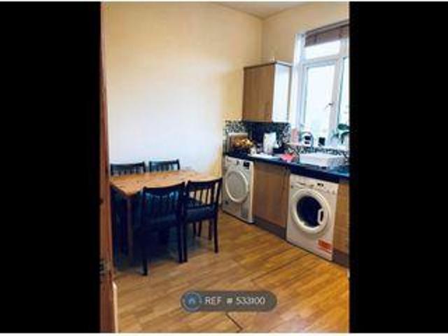 2 Bedrooms Flat for rent in Mayes Road, London N22