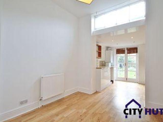 2 Bedrooms Flat for rent in Mayton Street, London N7