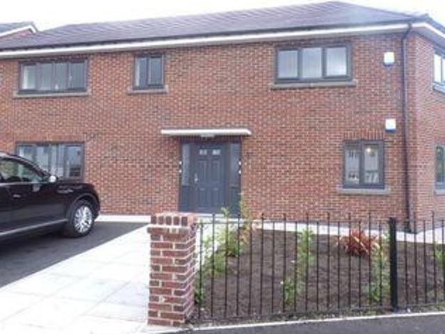 2 Bedrooms Flat for rent in Mab Lane, Liverpool L12