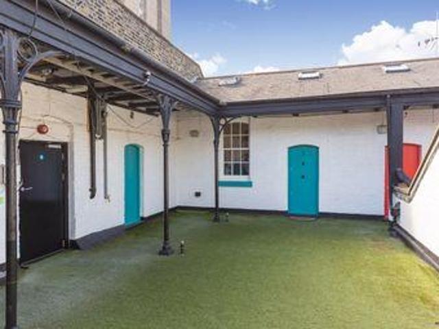 2 Bedrooms Flat for rent in Macklin Street, London WC2B