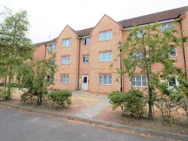 2 Bedrooms Flat for rent in Madeleine Close, Chadwell Heath, Romford RM6