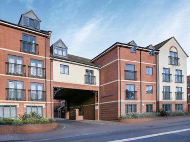 2 Bedrooms Flat for rent in Magdala Court, The Butts, Worcester WR1