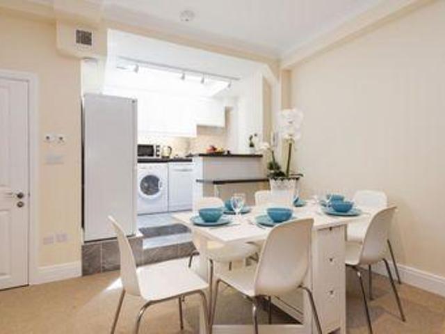 2 Bedrooms Flat for rent in Magravine Gardens, London W6