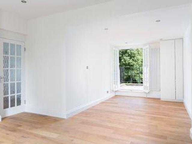 2 Bedrooms Flat for rent in Maida Vale, London W9