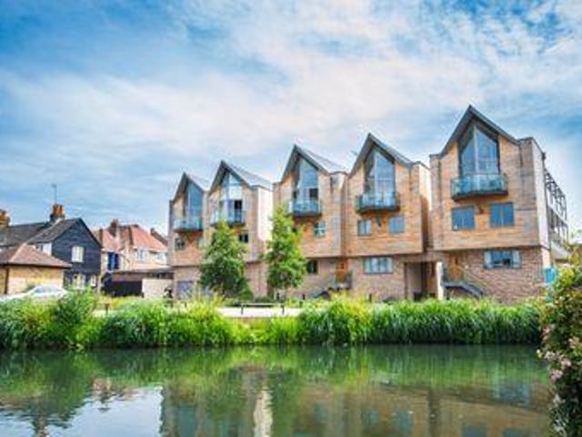 2 Bedrooms Flat for rent in Maidenhead Street, Hertford SG14