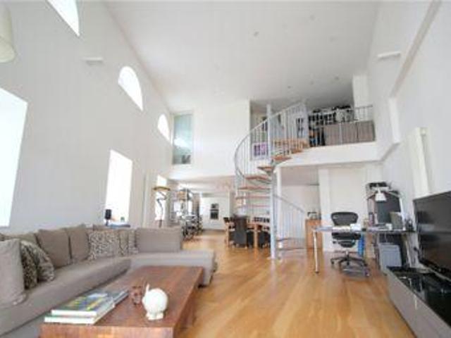 2 Bedrooms Flat for rent in Main Mill, Mumford Mills, Greenwich High Road, London SE10
