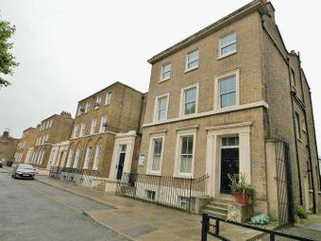2 Bedrooms Flat for rent in Maitland Place, London E5