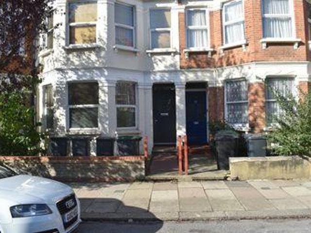 2 Bedrooms Flat for rent in Malborough, London N22