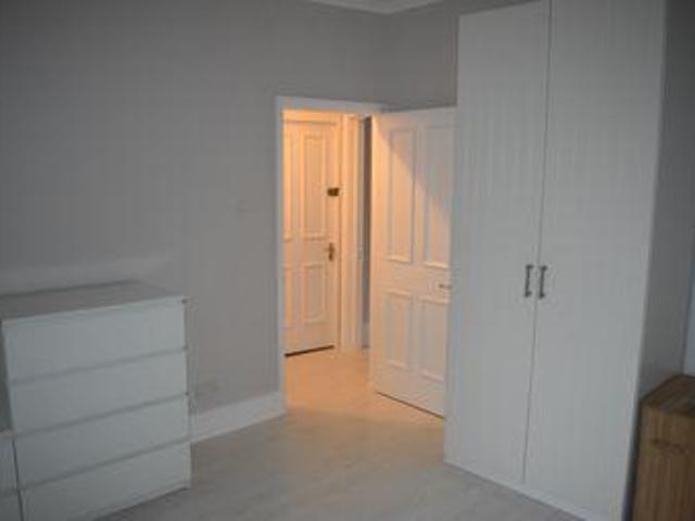 2 Bedrooms Flat for rent in Malborough, London N22