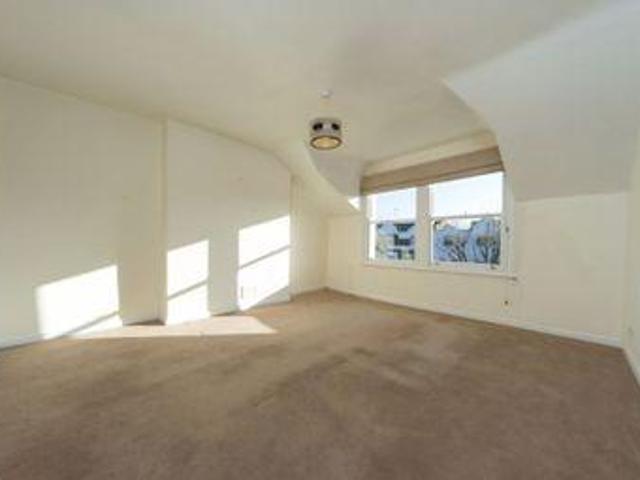 2 Bedrooms Flat for rent in Mallard Close, Brondesbury Villas, London NW6