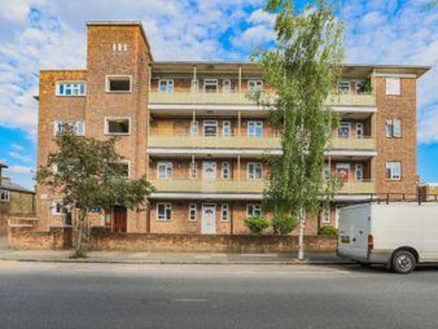 2 Bedrooms Flat for rent in Malpas Road, London SE4