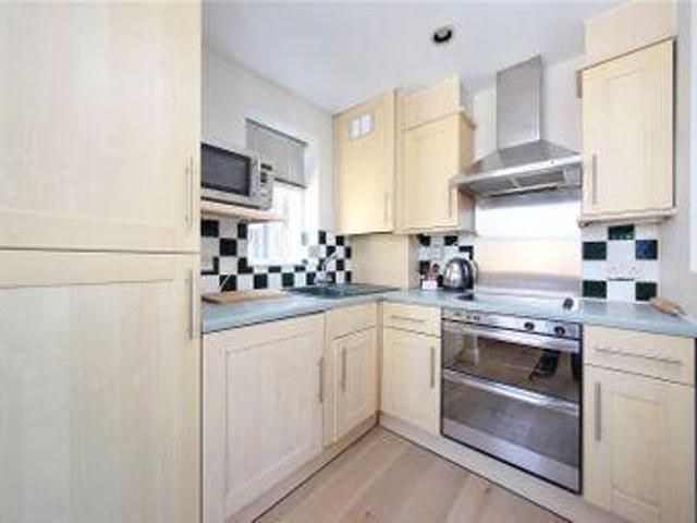 2 Bedrooms Flat for rent in Malwood Road, Clapham South, London SW12