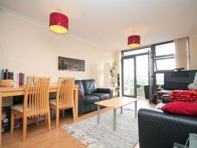 2 Bedrooms Flat for rent in Maltings Close, London E3