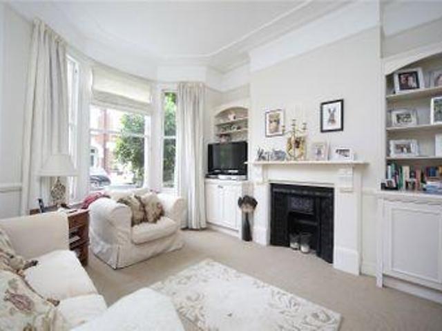2 Bedrooms Flat for rent in Manchuria Road, Battersea, London SW11