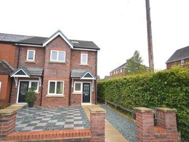 2 Bedrooms Flat for rent in Manchester Road, Blackrod, Horwich BL6
