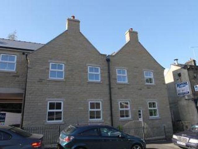 2 Bedrooms Flat for rent in Manchester Road, Thurlstone, Sheffield S36