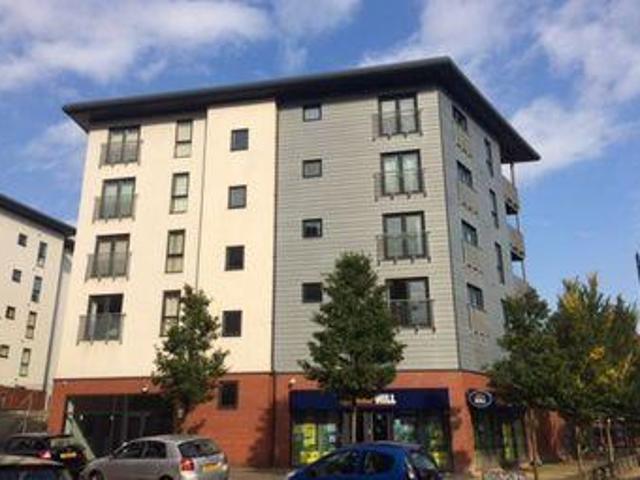 2 Bedrooms Flat for rent in Manchester Street, Old Trafford, Manchester M16