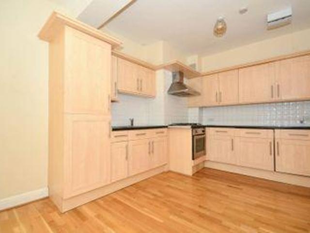 2 Bedrooms Flat for rent in Manbey Park Road, Stratford E15