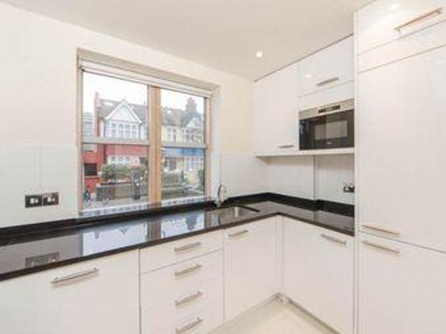 2 Bedrooms Flat for rent in Manbre Road, Fulham W6