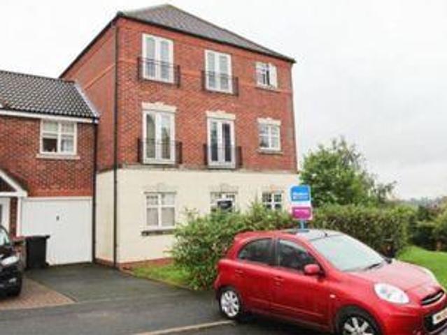2 Bedrooms Flat for rent in Manderston Close, Dudley DY1