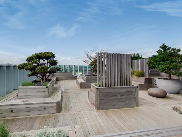 2 Bedrooms Flat for Rent in Manhattan Lofts | Foxtons