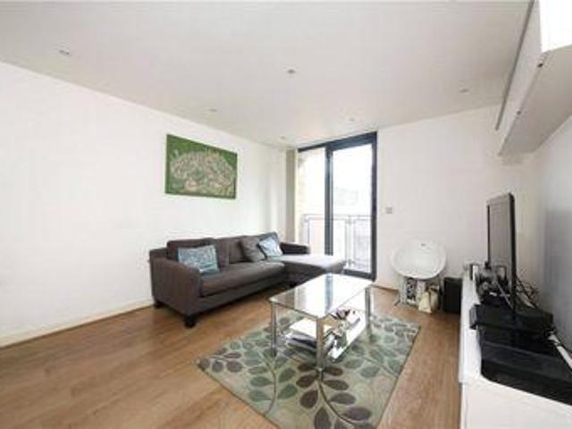 2 Bedrooms Flat for rent in Manilla Street, Canary Wharf, London E14