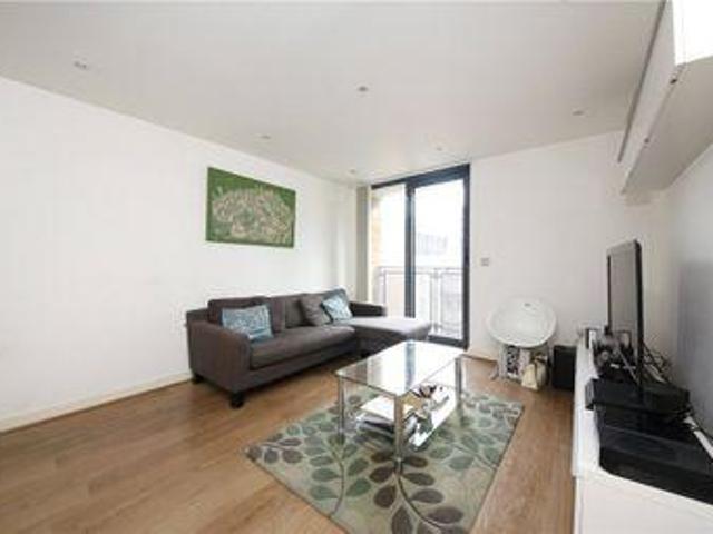 2 Bedrooms Flat for rent in Manilla Street, Canary Wharf, London E14