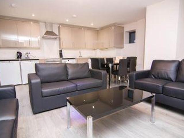 2 Bedrooms Flat for rent in Manilla Street, London E14
