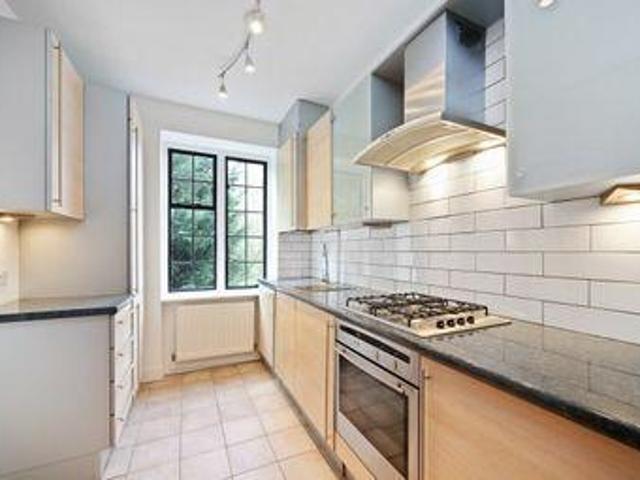 2 Bedrooms Flat for rent in Manor Fields, London SW15