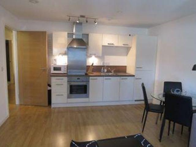 2 Bedrooms Flat for rent in Mann Island, Liverpool L3