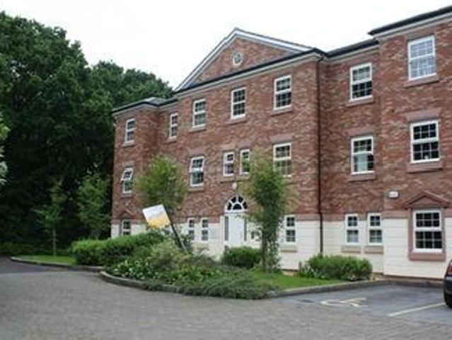 2 Bedrooms Flat for rent in Manthorpe Avenue, Worsley M28